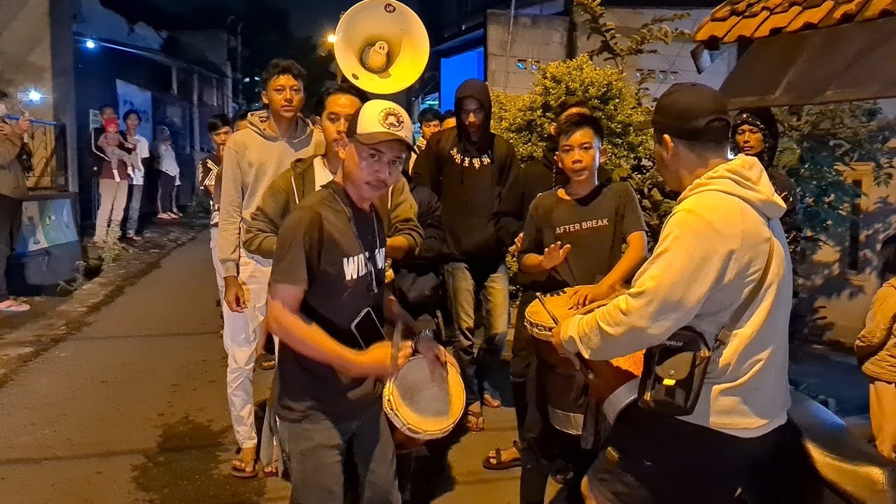 AKSI BAMPLAKERS CILIK NIHH - MEDLEY LAGU LAGU VIRAL WAWAN TEBE FT MANG ...