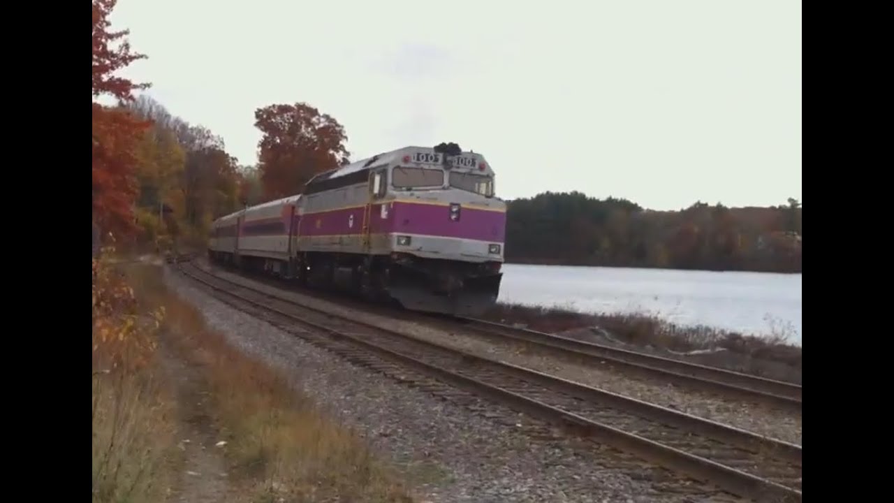 MBTX 1001 (F40PH "Screamer") at Crystal Lake - YouTube