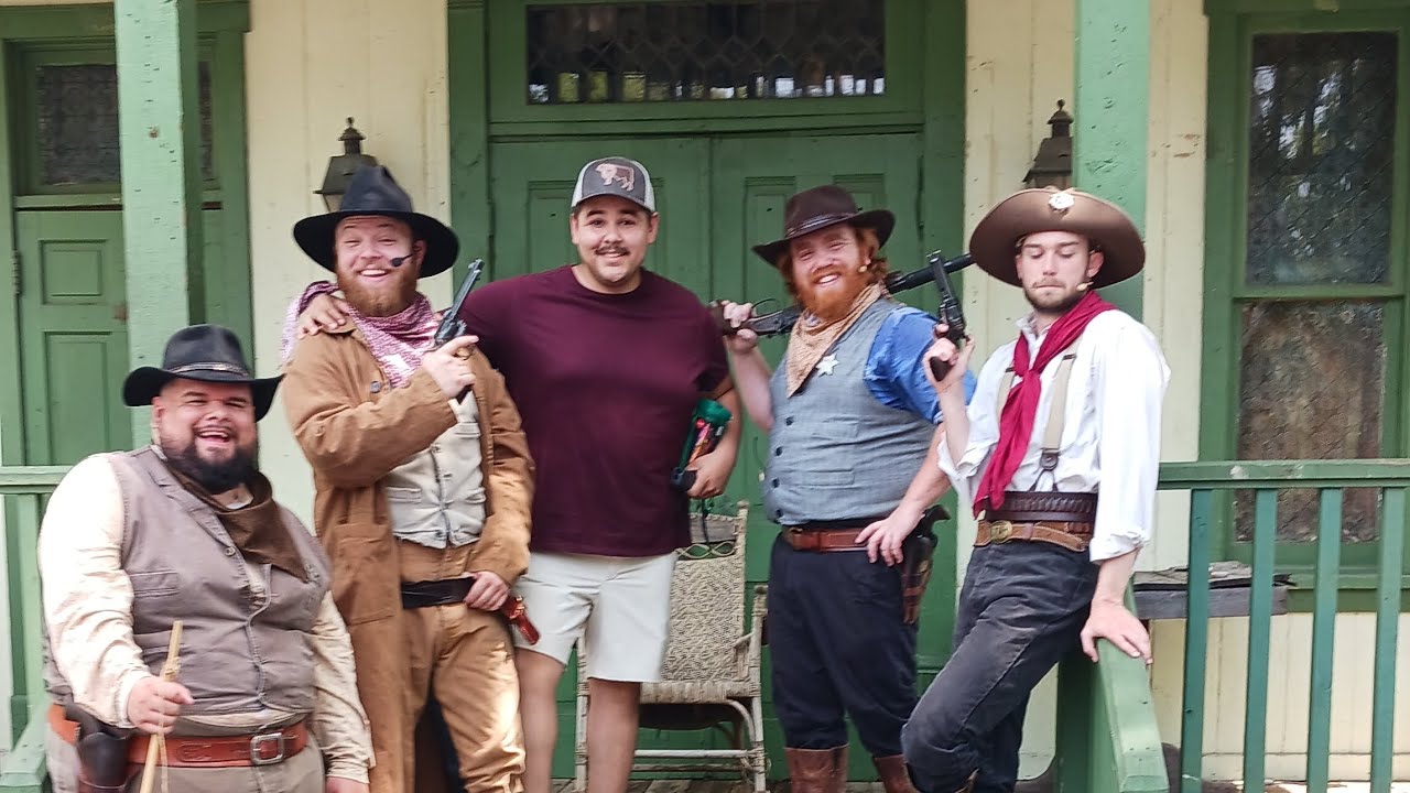 the gunfighters six flags over Texas / Texas justice show - YouTube