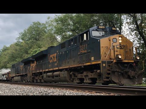 CSX Q332 with a duo of ET44ACs - YouTube