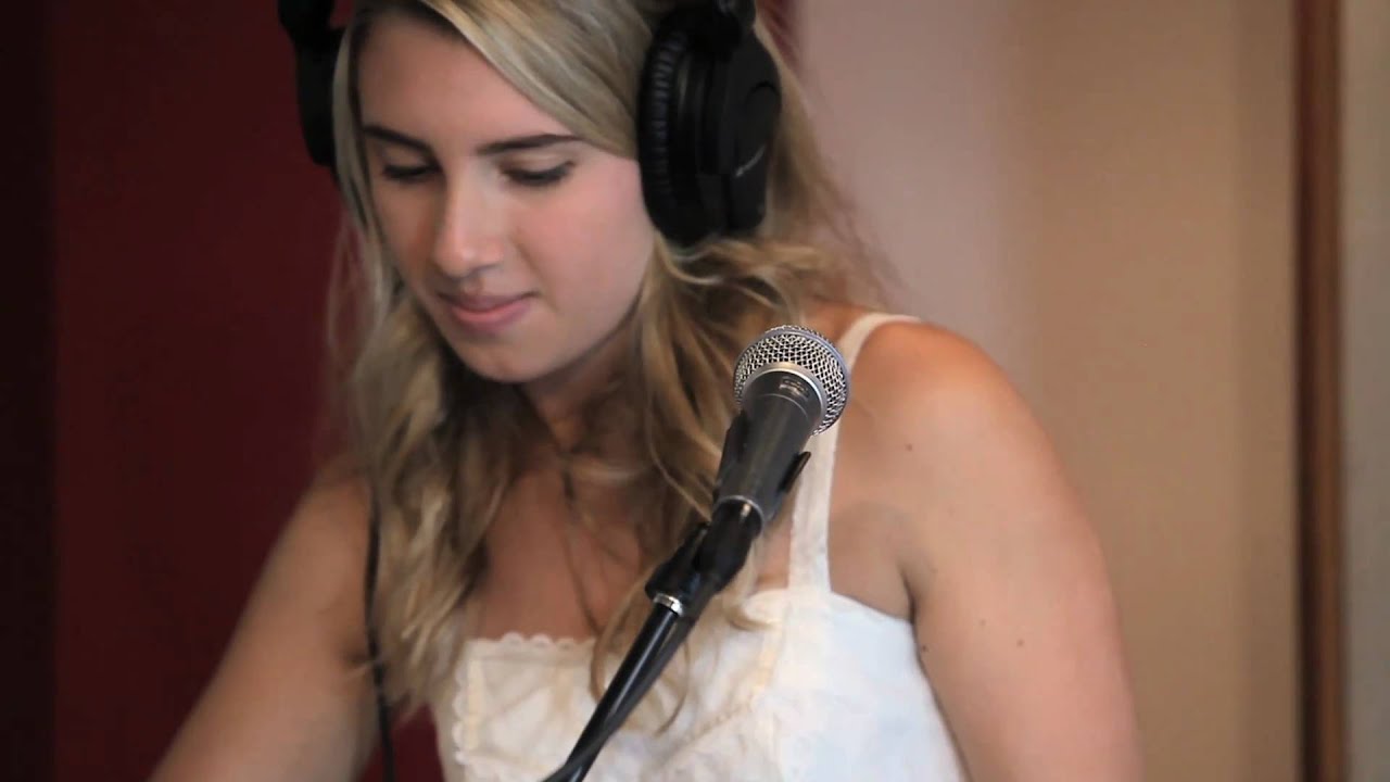 Smoosh - The World's Not Bad (Live on KEXP) - YouTube