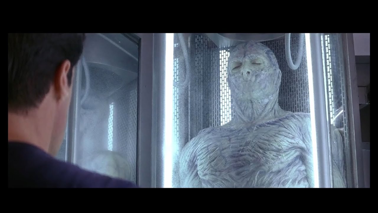 Judge Dredd(4/4) (1995) | Dredd and the criminal are brothers cloned ...