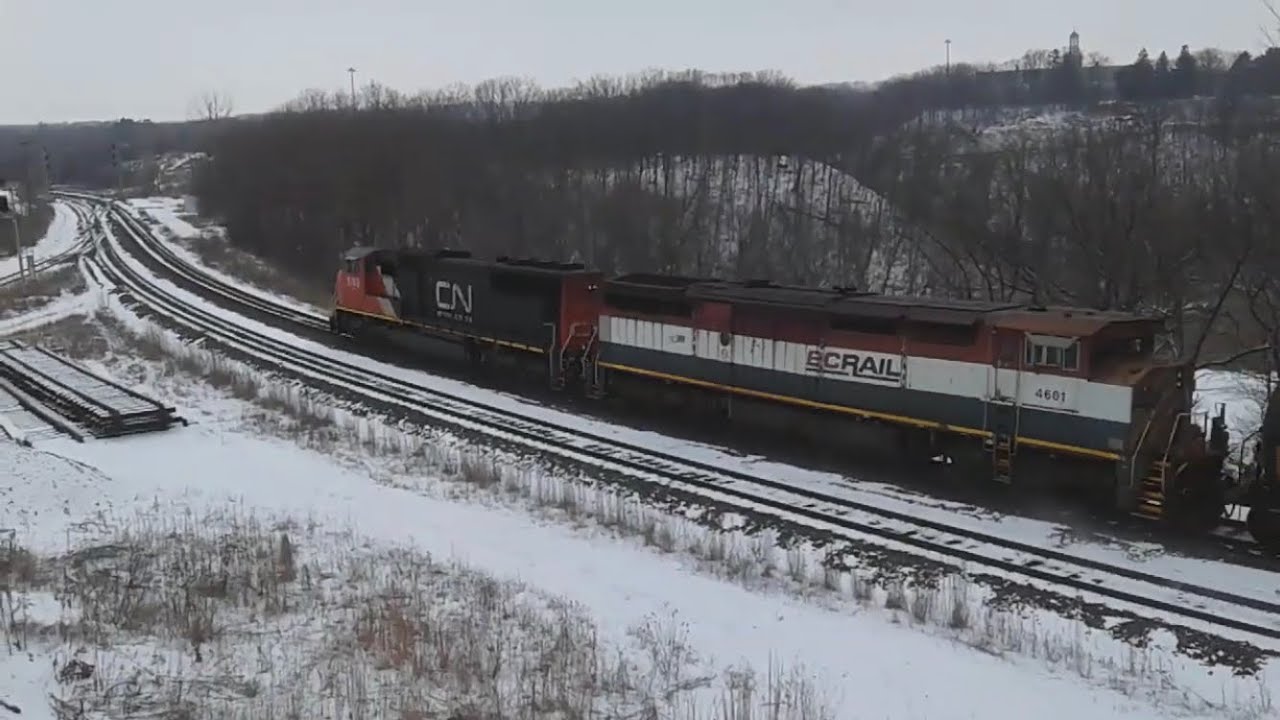 CN Train 385 Bayview junction - YouTube