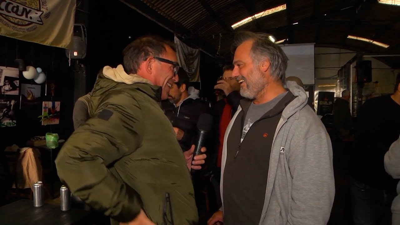 Una gran motivo para tomar una chela - YouTube