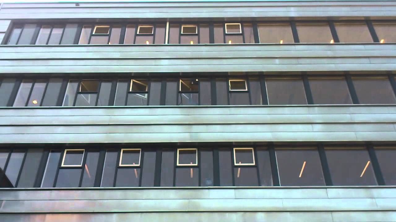 Laptop uit het raam. - YouTube