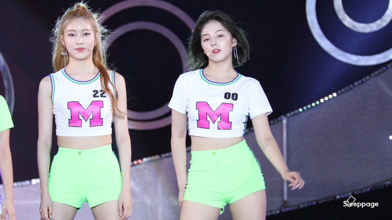 [4K] 180728 모모랜드 MOMOLAND 어마어마해 Wonderful Love 낸시 NANCY @ 영덕섬머뮤직페스티벌 By ...