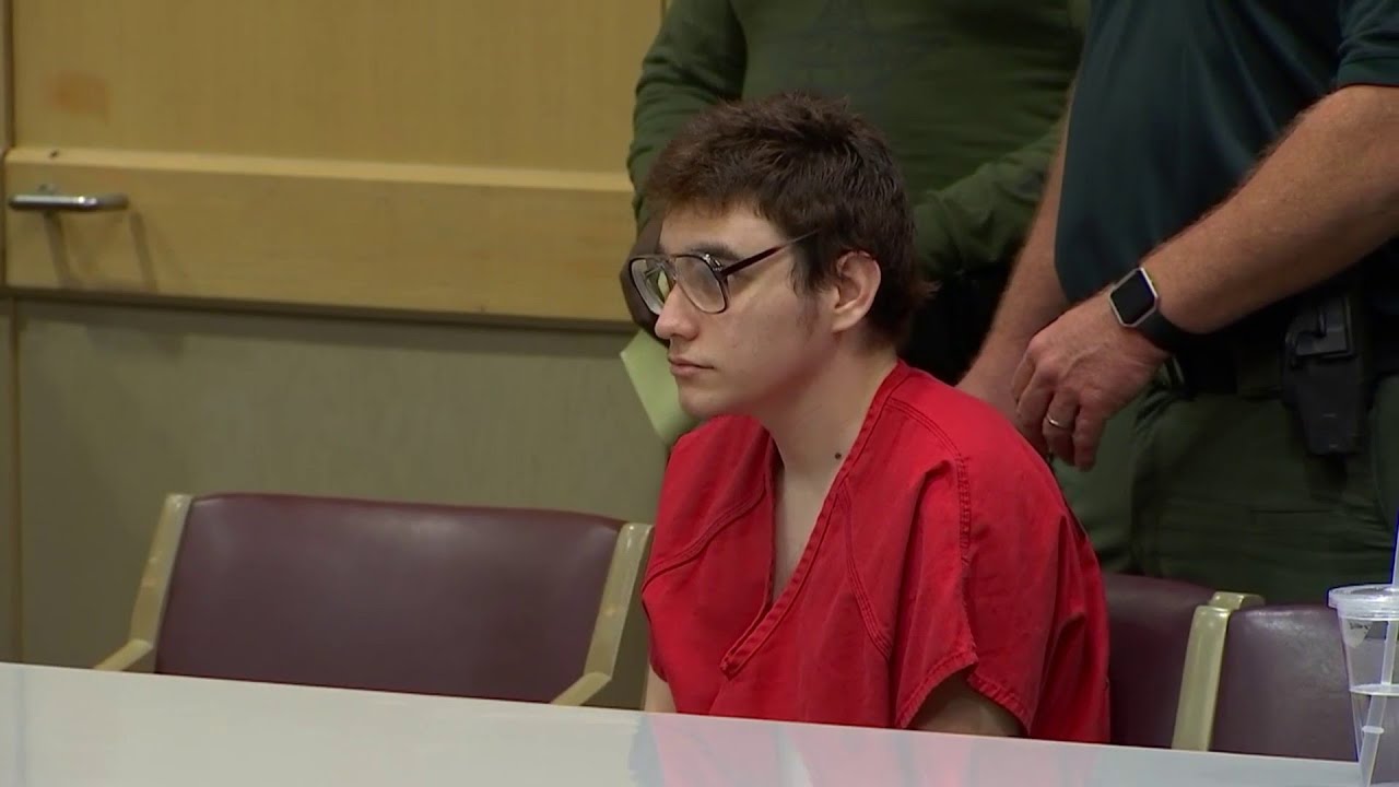 Nikolas Cruz wrote girl love letters, court records show - YouTube