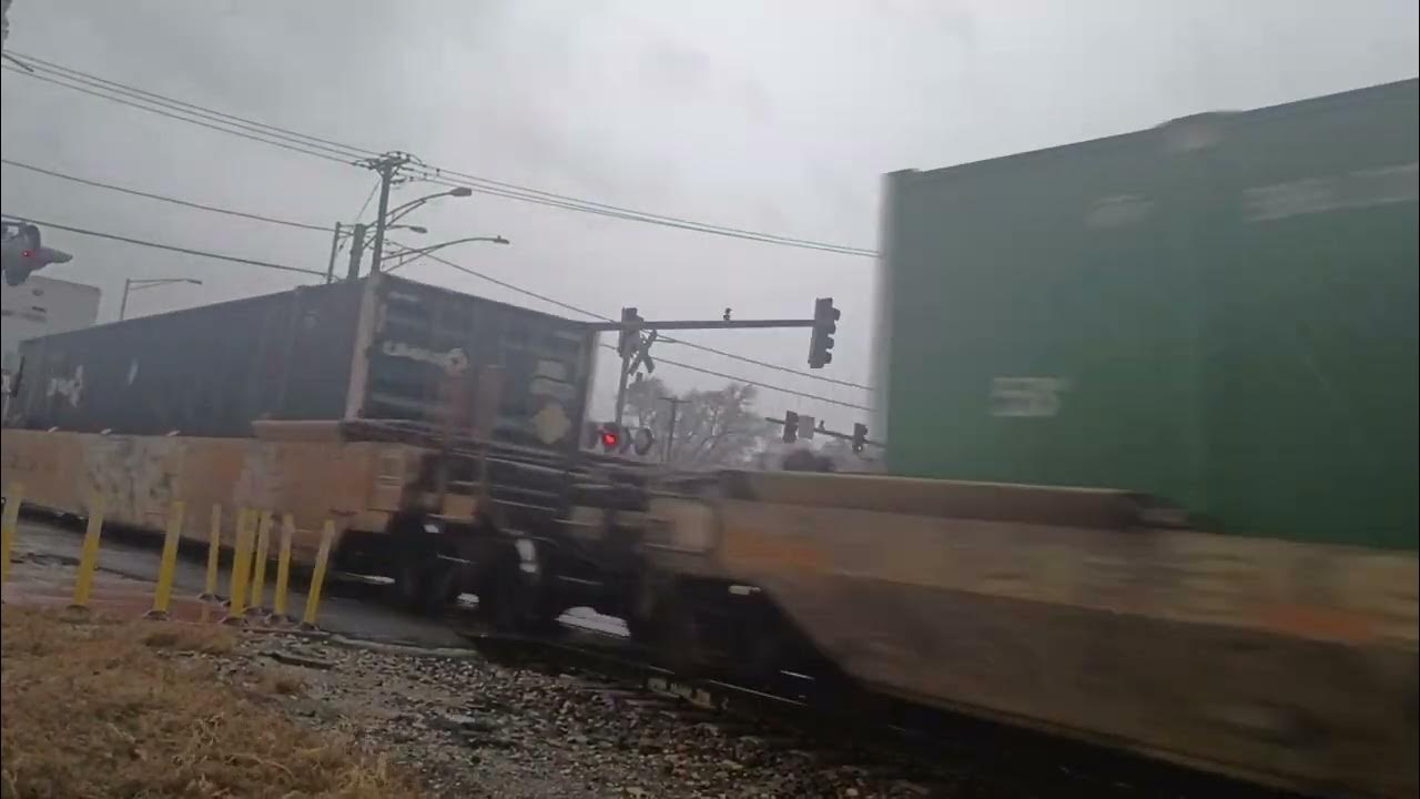 UP 7623 leads a Intermodal through Braidwood, IL in the pouring rain - YouTube