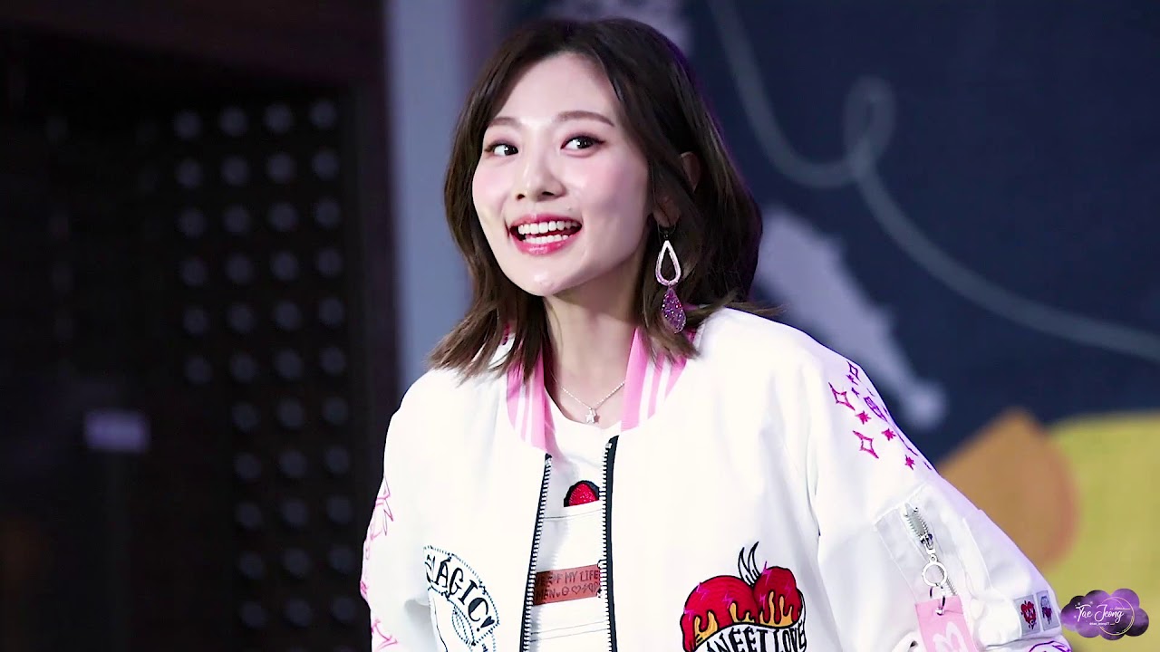 [181222] 볼빨간 사춘기 (Bol4) - 우주를 줄게 Galaxy @서울시민청 토요일은 청이 좋아 By. TaeJeong ...