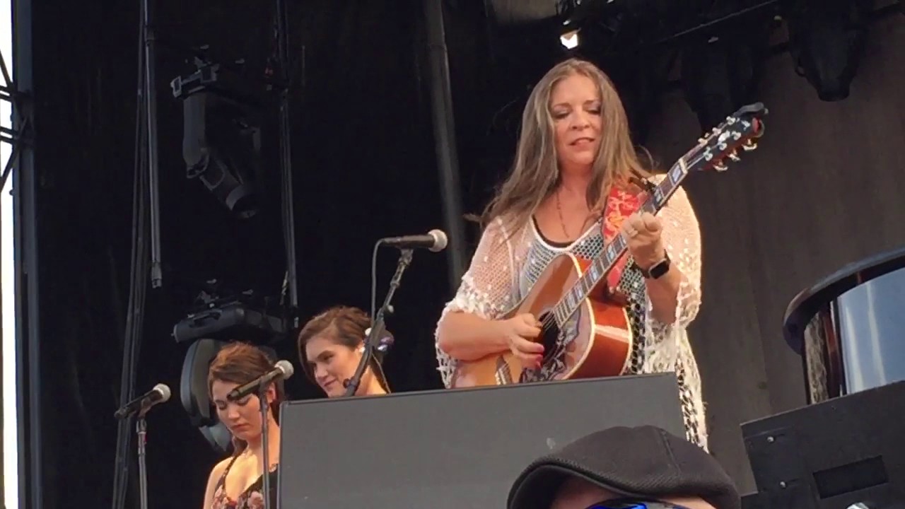 Gold watch and chain (partial) carlene Carter Boise 6/7/2017 - YouTube
