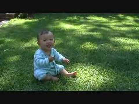 Thomas trying to crawl 13 January 2008 - YouTube