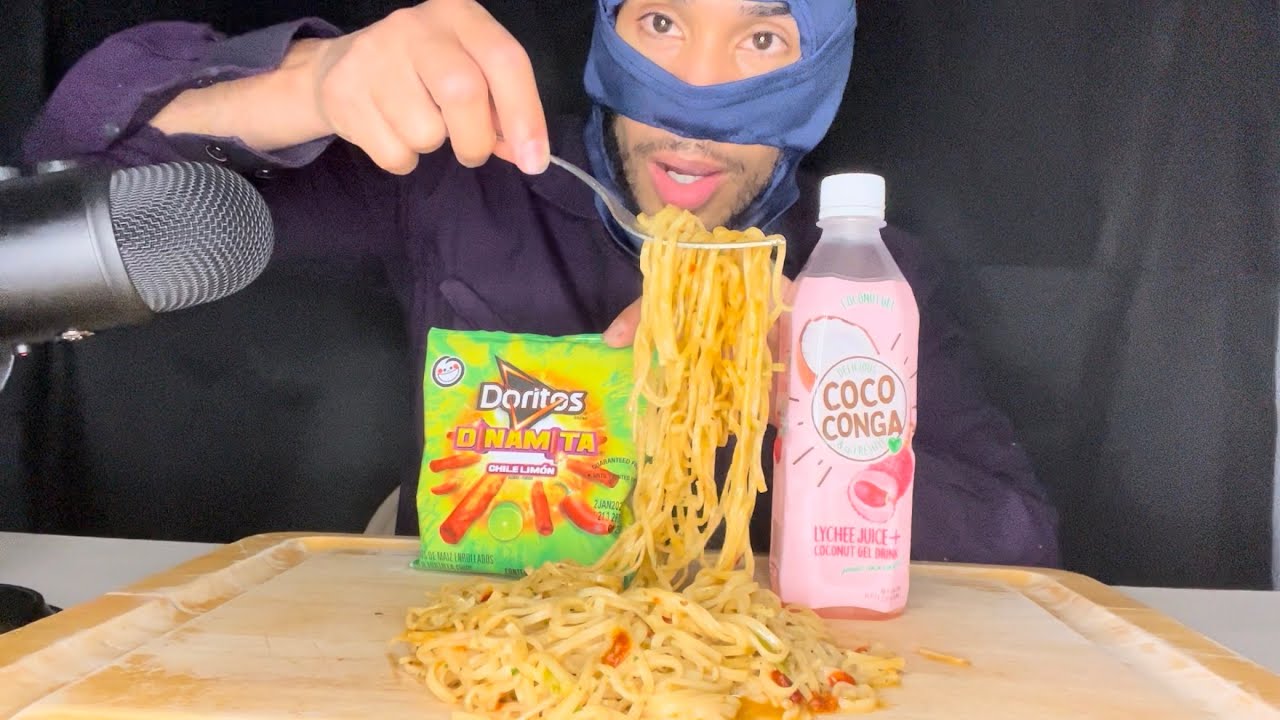 ASMR EATING CHOW MEIN 🍲 NOODLES 🍜 AND DORITOS DINAMITA 🧨 DRINKING COCO ...