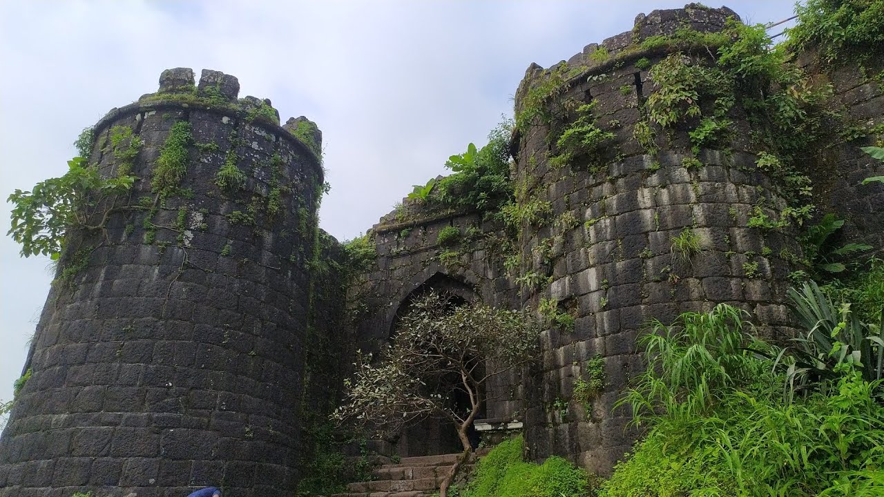 Epic Story of Sinhgad Fort Pune Maharashtra India - YouTube