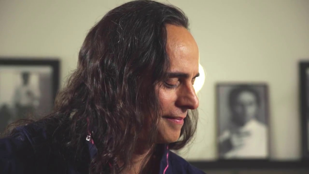 David Tavares - September (from his new album “ALONE AGAIN") - YouTube