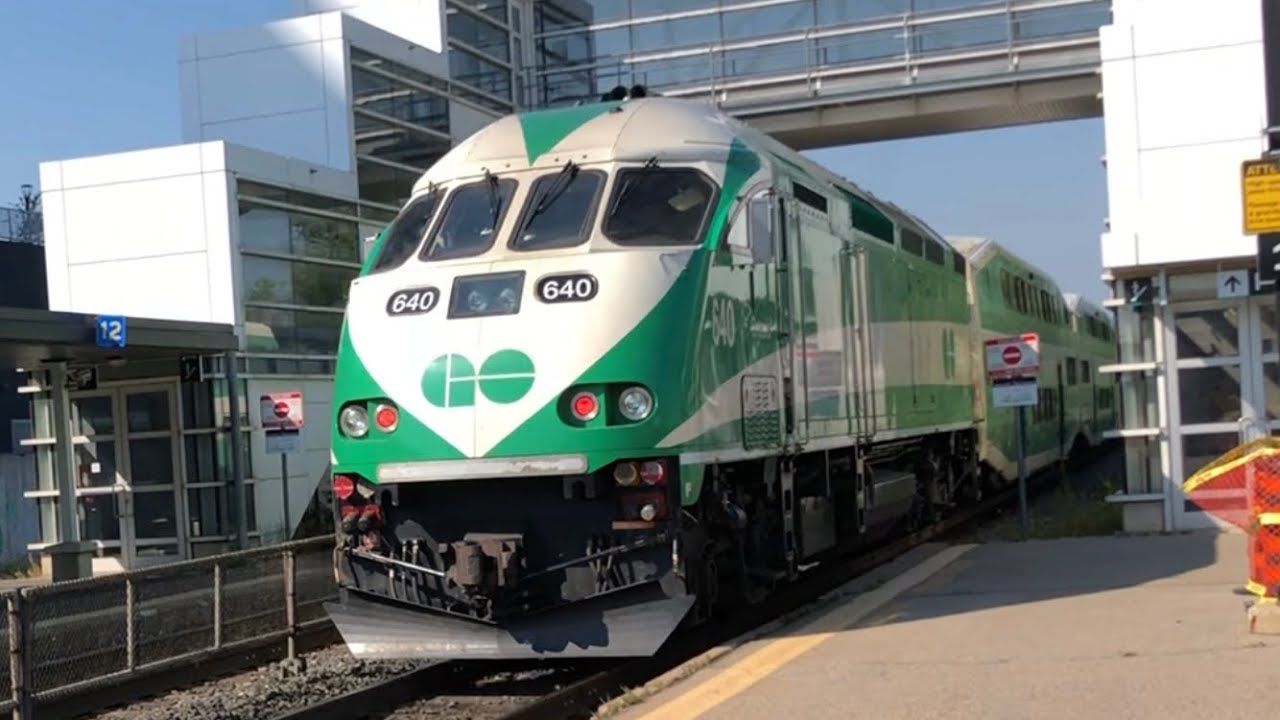 Go Train 640 Burlington go station - YouTube