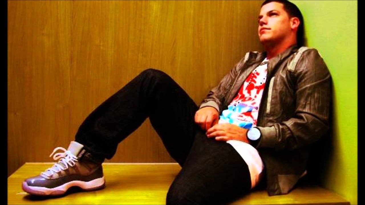 Skoe feat. Andre Merritt -- Alibi - YouTube
