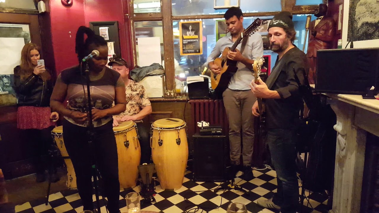 CUBAN SALSA BAND PLAYING BOLERO - YouTube