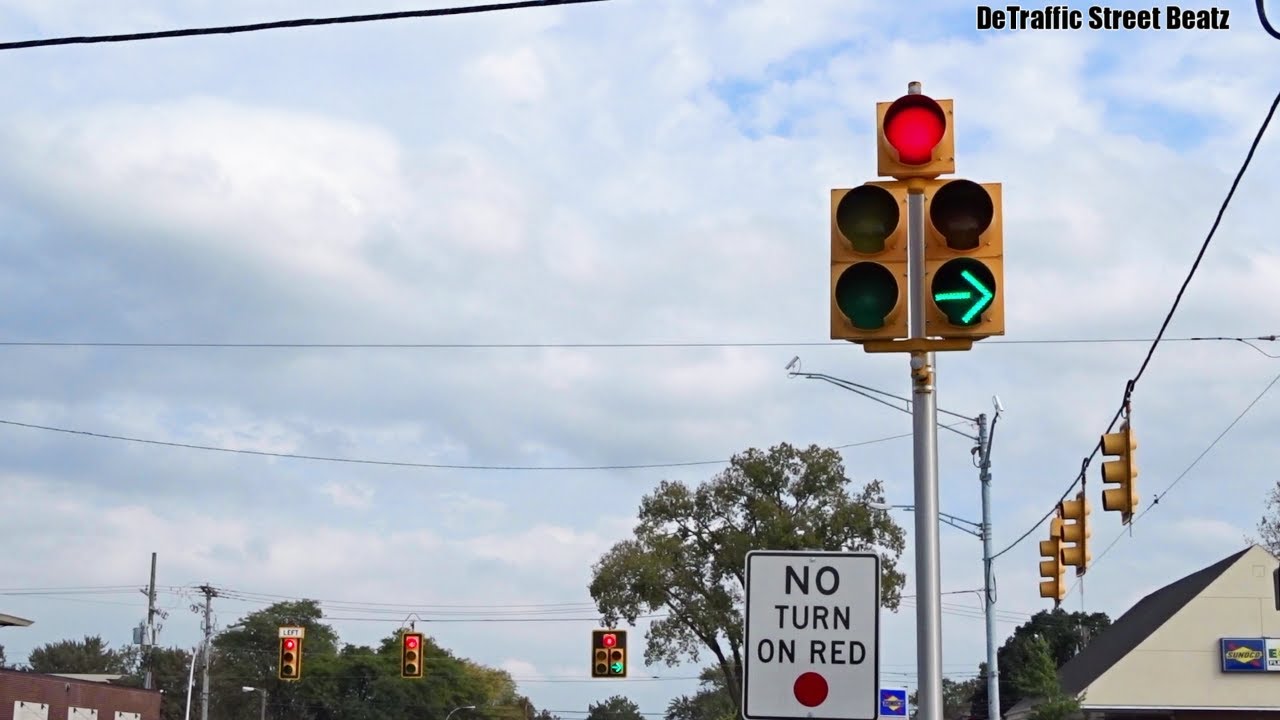 Dog House Traffic Lights & Left Turn Arrow Signals | 10 Mile Rd ...