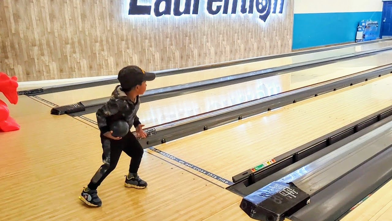 Two years old but bowling like a pro 🔥💪 | Bowling alley | Kids bowling ...
