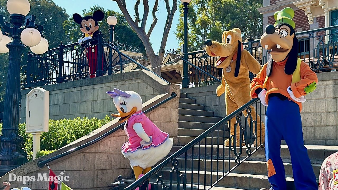 D23 Day Characters | Disneyland Resort 2024 4K - YouTube