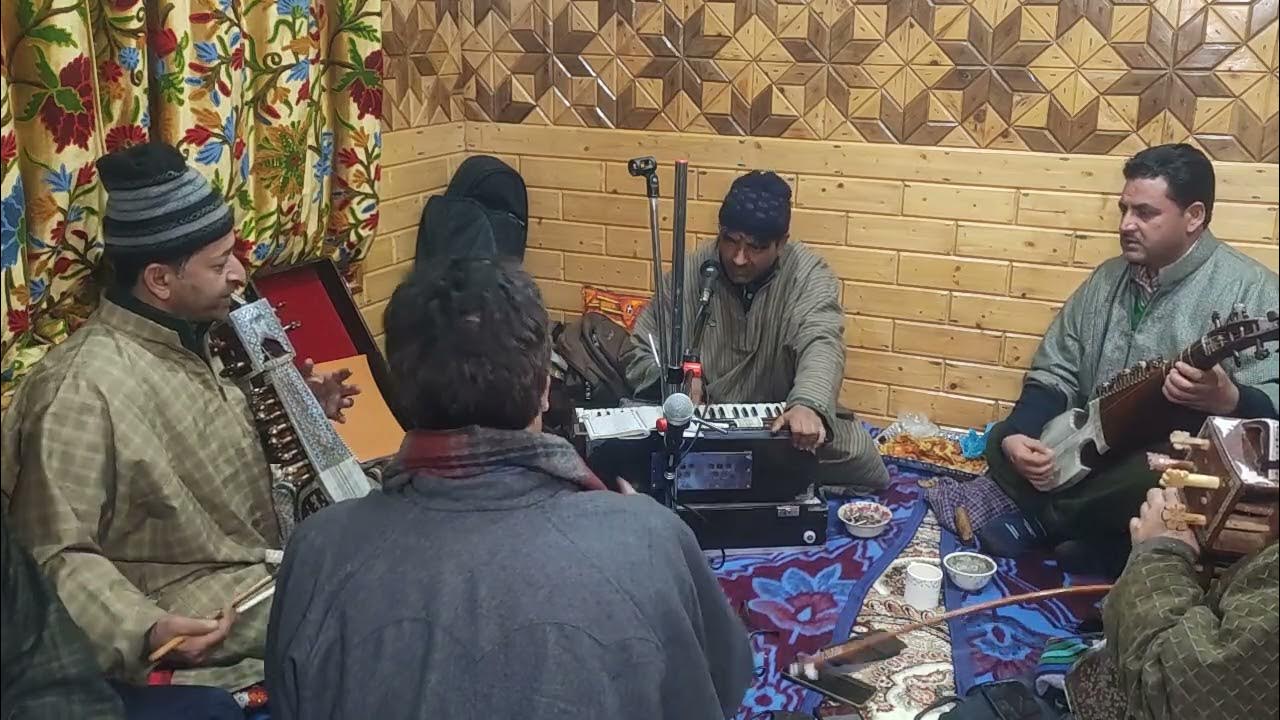 Kalam e Ahmad mazoor singer farooq dar subscribe for more sufi kalaams like and share. - YouTube