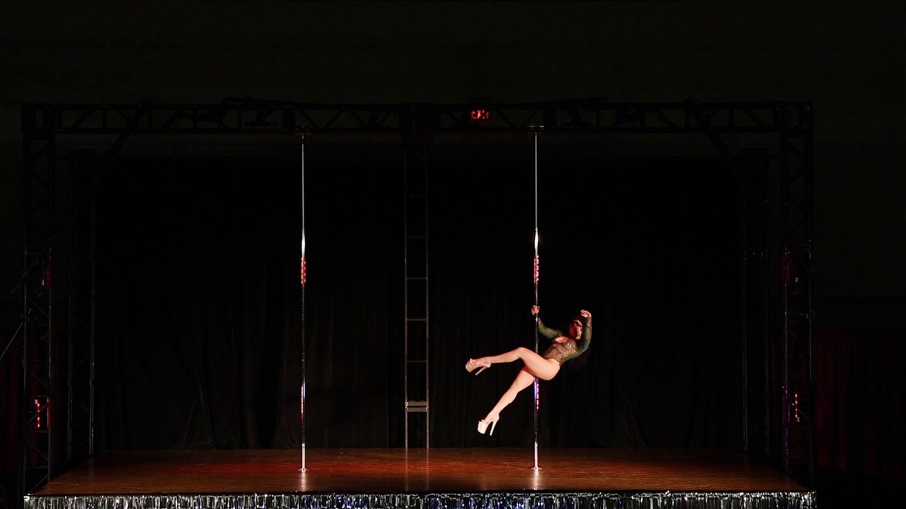Elizabeth Carmine Black - Wicked Showcase - YouTube
