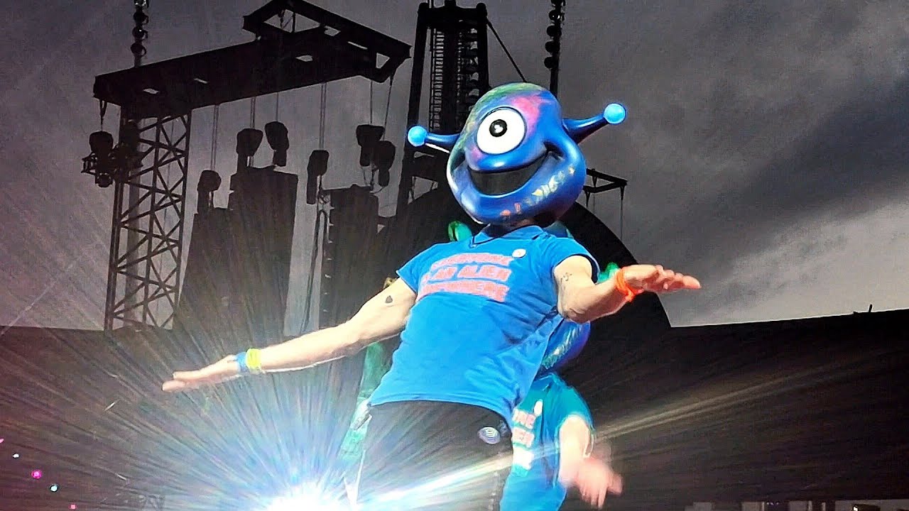 Coldplay LIVE 🇨🇭 - The Lightclub (♾️ +"SJLT"+"Aeterna") - Zürich ...