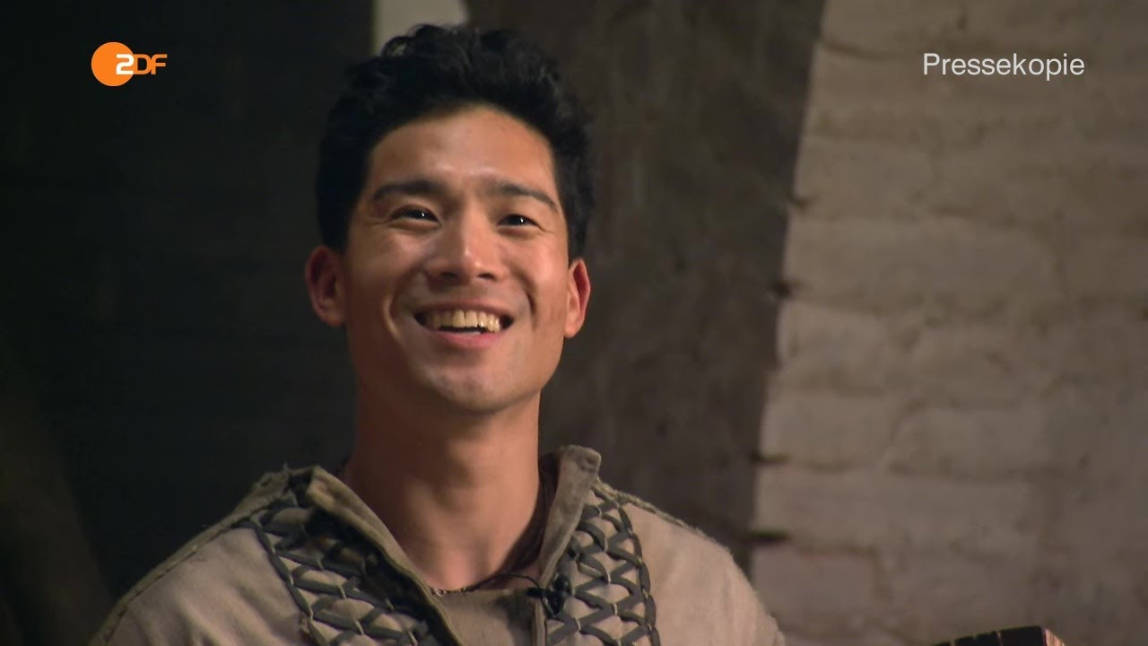 Das Märchen vom Frosch und der goldenen Kugel (2022) | Interview mit ...