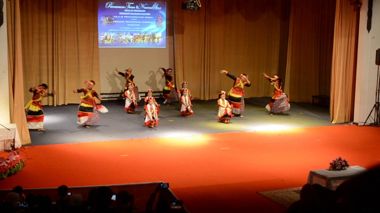 Tarian Rejang Beuh - YouTube