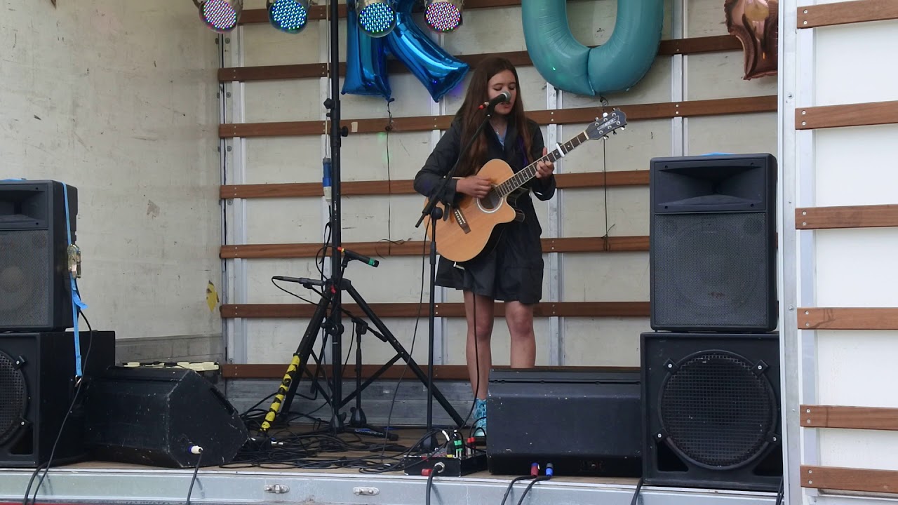 CHLOE PINNEY - YouTube