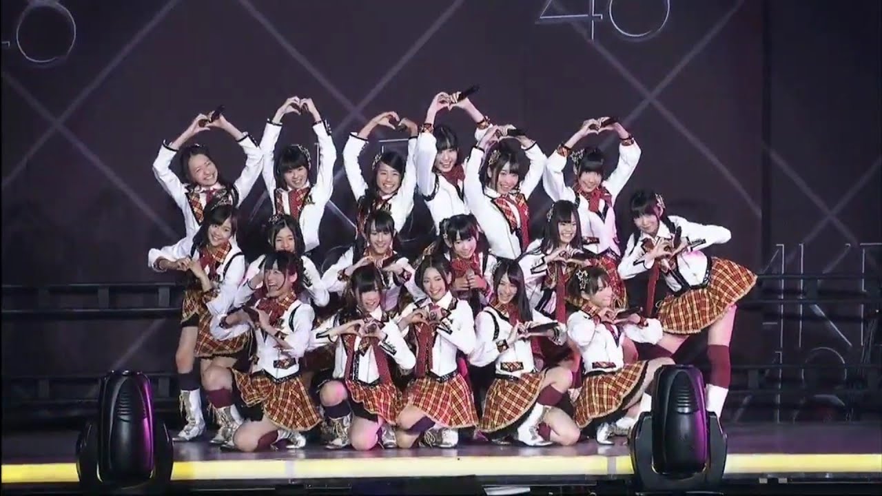 HKT48 - Chime wa love song ~~ Maeda Atsuko Graduation Concert - YouTube