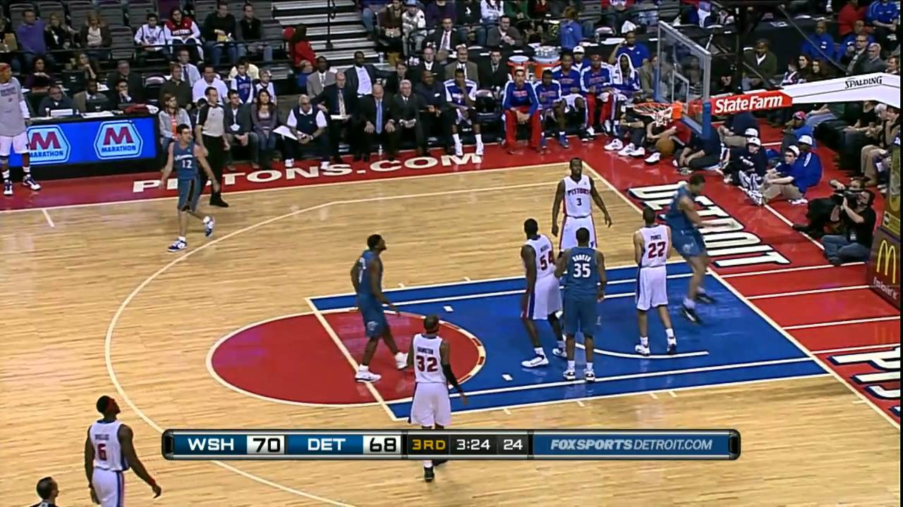 JaVale McGee's Huge Putback Jam - YouTube