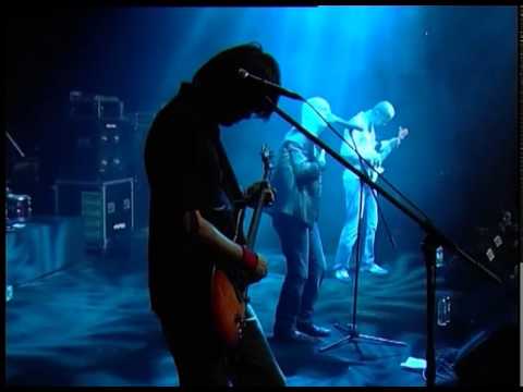 Yüksek Sadakat-Kafile (Grubun ilk Canlı Performansı)