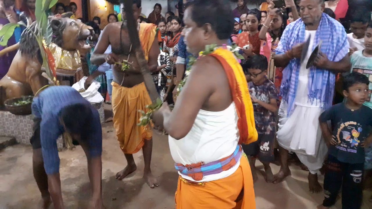 Durga puja 108 bali - YouTube