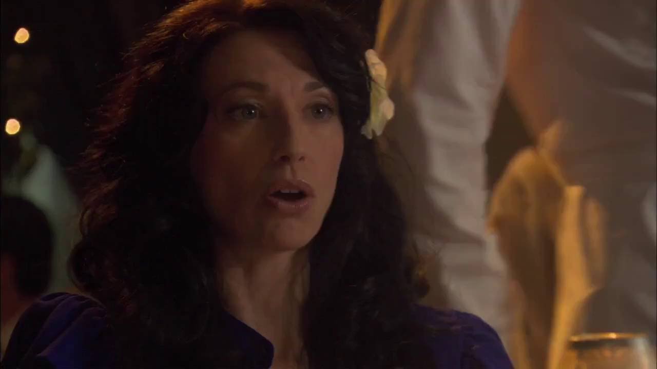 Vala Mal Doran and the sexy cat purr? - YouTube