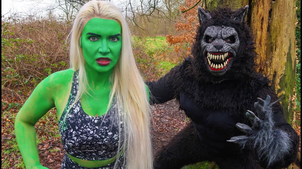 Hulk Smashes The Werewolf Beast! - YouTube