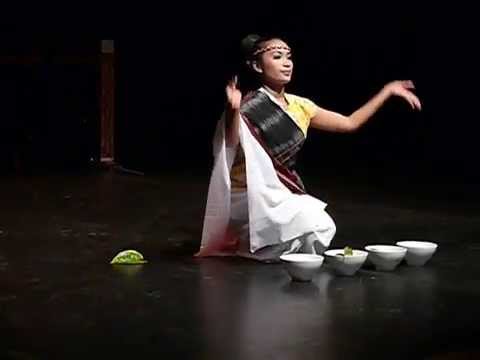 Opera Batak in Köln - YouTube