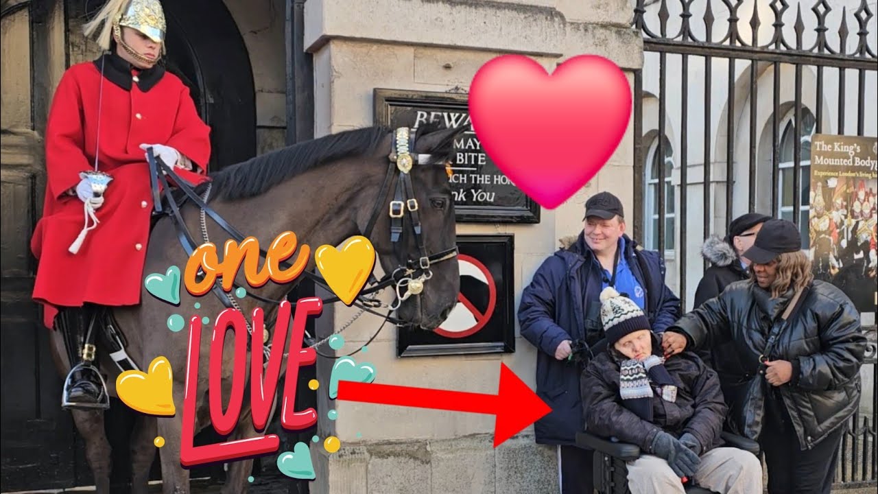 Heart-warming Moment ️ The Guard presented the horse to the Disabled ...