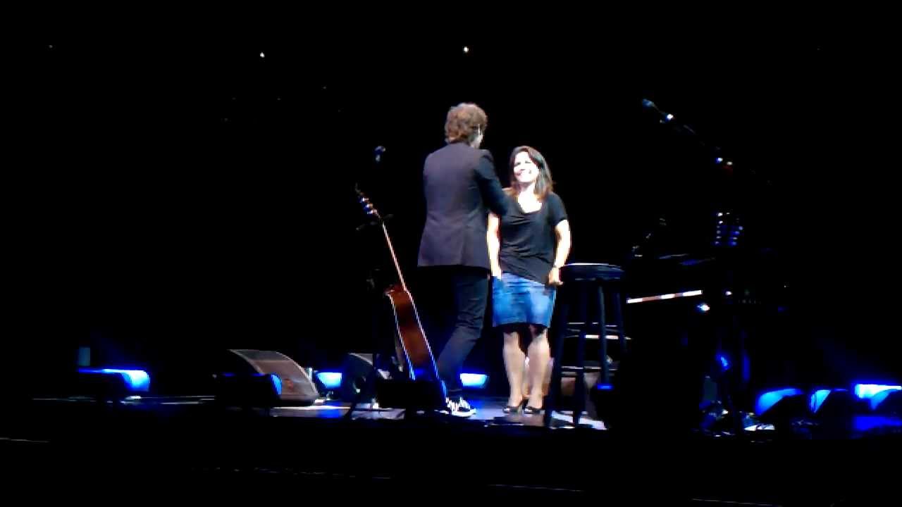 Josh Groban and Kate singing 'Smile' at Pittsburgh Console Energy ...
