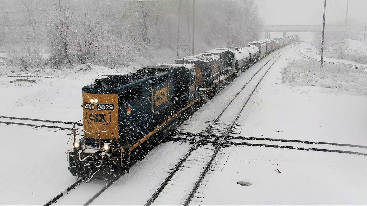 Trains around Ashtabula on all three lines across both diamonds and ...