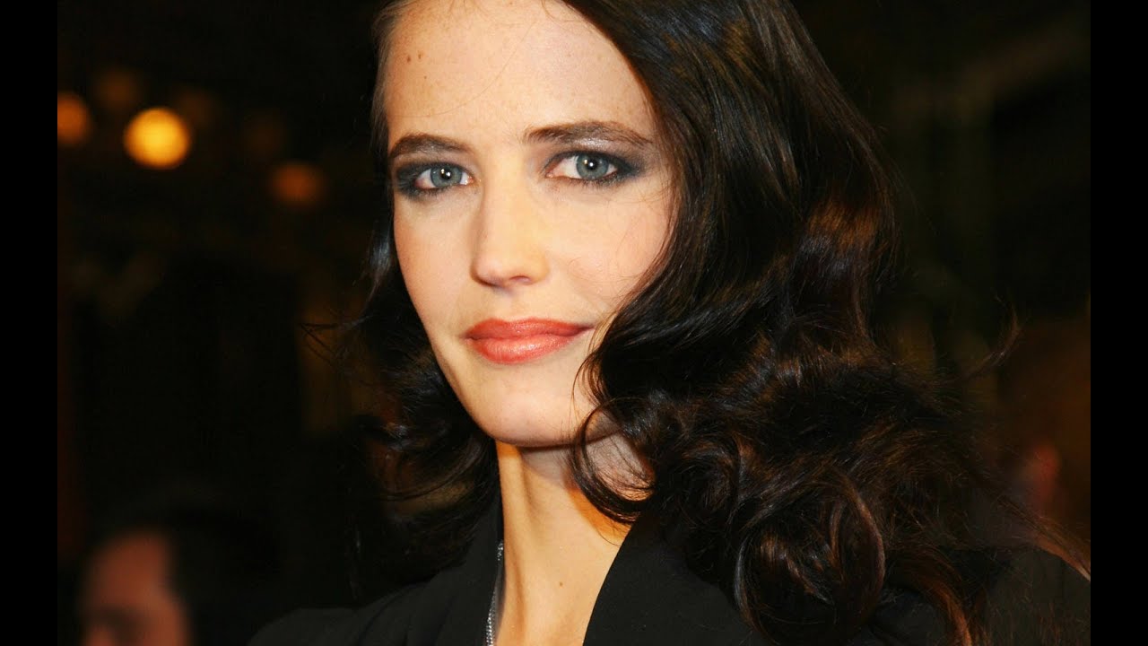 Would Eva Green Make A Good Catwoman? - AMC Movie News - YouTube