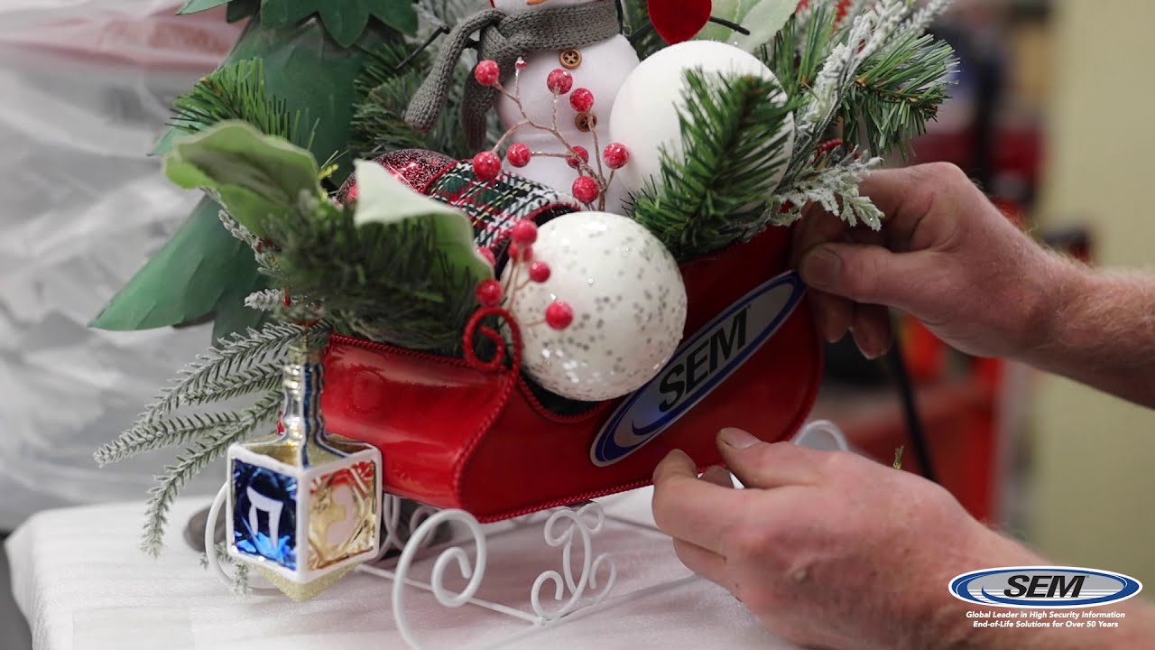 Building a Snow globe in a SEM Model 200 - YouTube