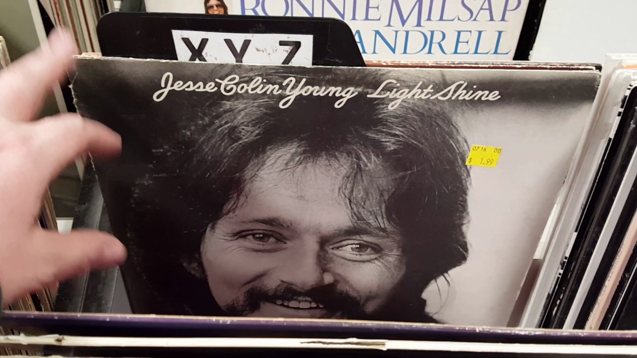 Record Digging & Vinyl Finds at Mad Platter Record Store - YouTube