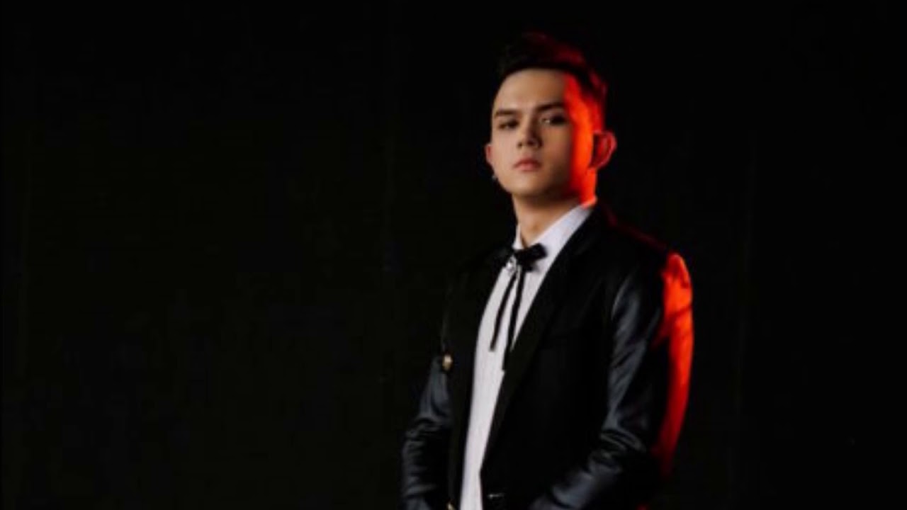 VARSITY’s Manny Is The First Known Muslim K Pop Idol - YouTube