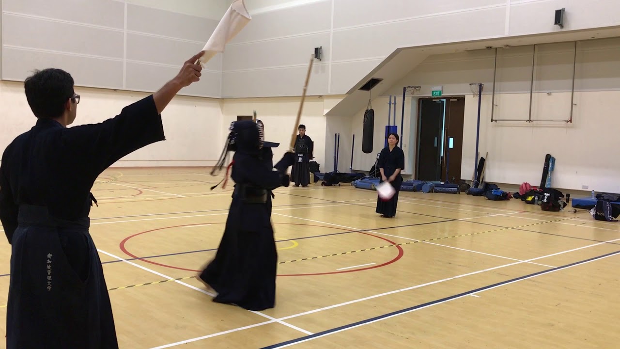 Hwee Sim (Aka) vs Anh (Shiro) - YouTube