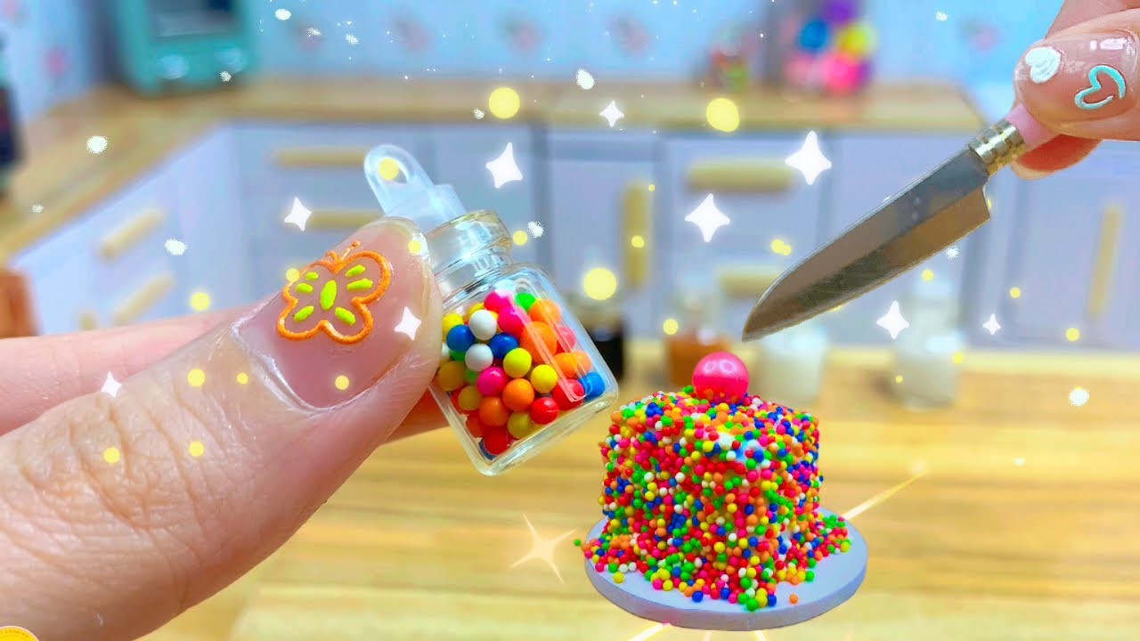 The cake has lots of candy🍰 LiLi Mini cooking ️ ️ - YouTube