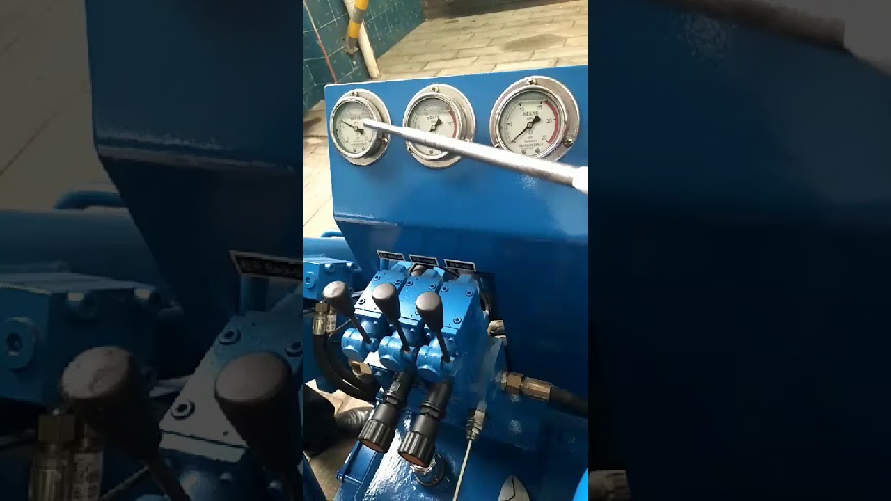 DTH hammer breakout bench - YouTube