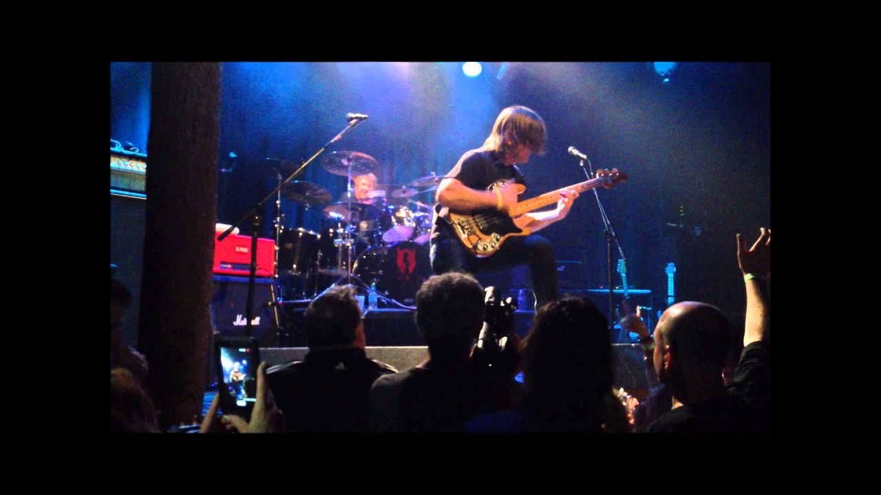 Barney's Eruption / Kinley 'Barney' Wolfe Bass Solo - YouTube