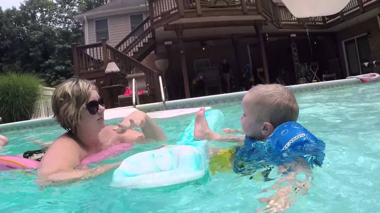 Fun at the pool with the Gopro 2015 - YouTube