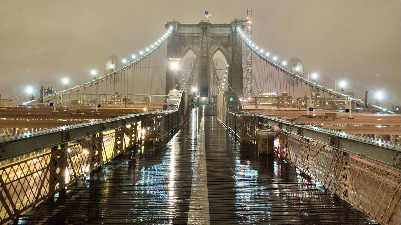 Heavy Rain and Traffic Sounds in NYC, Walking Brooklyn Bridge at Night ...